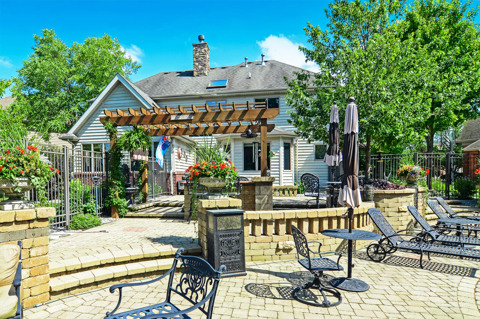 Gallery – White Hawk HOA